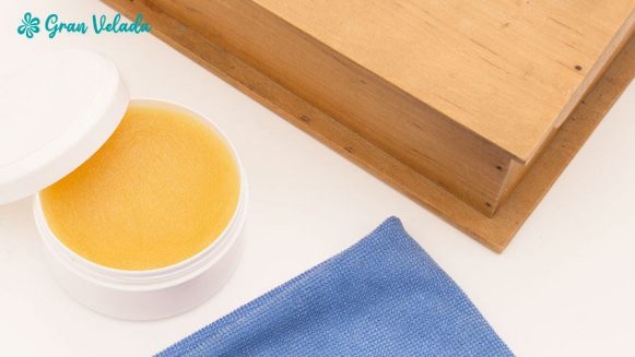 Cera natural para muebles, tratar madera de forma natural