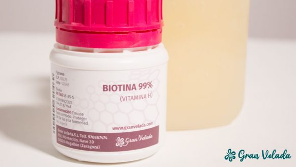 Champu con biotina , vitaminas y cuidado para el cabello