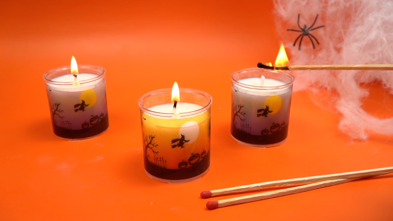 Descubre el Kit de Velas Halloween que hemos preparado para ti.